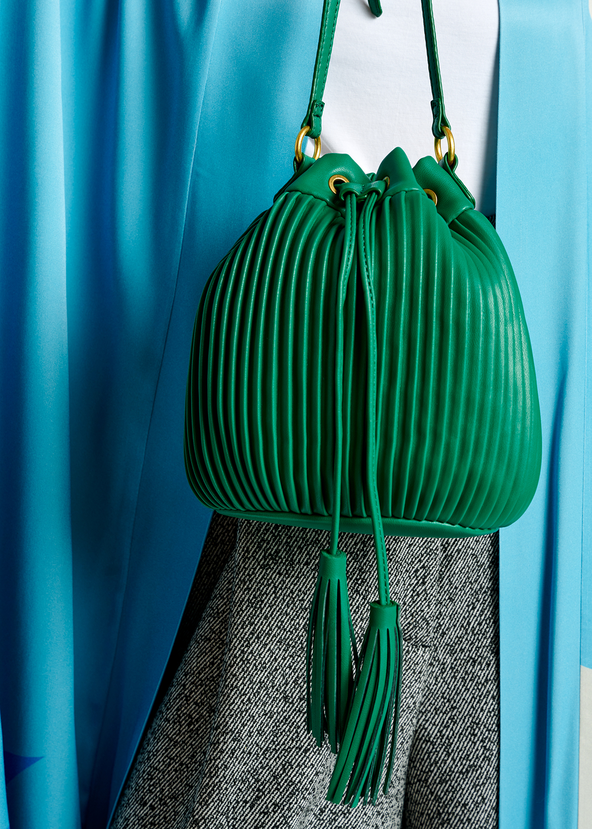 Grüne Mini Bucket Bag mit Plissee Essentiel Antwerp